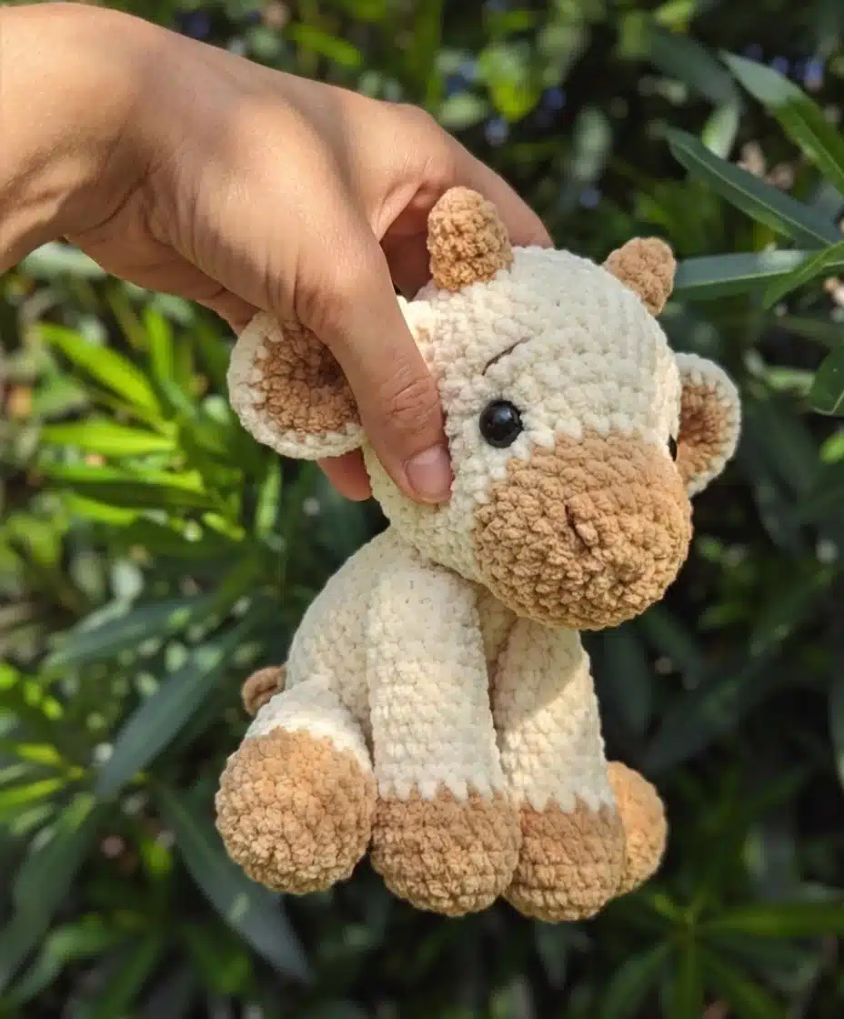 Velvet Yarn Cow Amigurumi Pattern – Soft Plush Crochet Cow